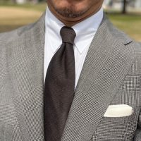 ozie|オジエ 白のタブカラーシャツxブラウンのウールタイ2 | シャツの専門店 ozie｜オジエ